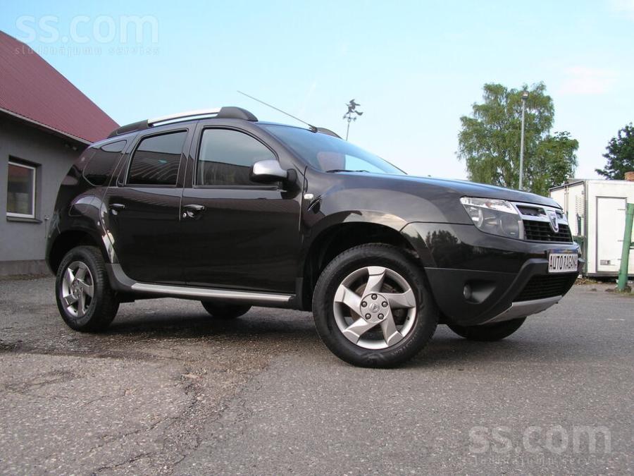 Black Dacia Duster 2012 in Riga, with an engine capacity of 1.60 L and mileage of 0 thousand km for 7250 €, photo 1 on AUTOMOTO.COM.LV