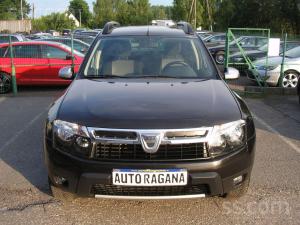 Black Dacia Duster 2012 in Riga, with an engine capacity of 1.60 L and mileage of 0 thousand km for 7250 €, photo 5 on AUTOMOTO.COM.LV