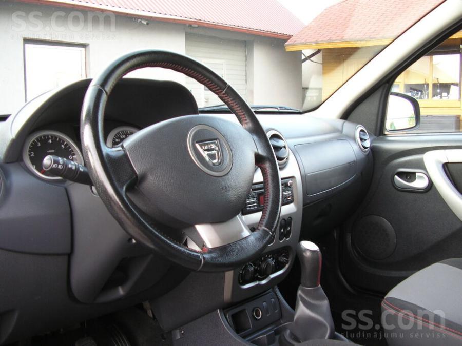 Black Dacia Duster 2012 in Riga, with an engine capacity of 1.60 L and mileage of 0 thousand km for 7250 €, photo 15 on AUTOMOTO.COM.LV