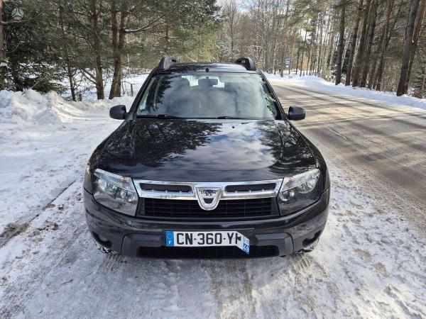 Black Dacia Duster 2012 in Taurage, with an engine capacity of 1.46 L and mileage of 205 thousand km for 4400 €, photo 2 on AUTOMOTO.COM.LV