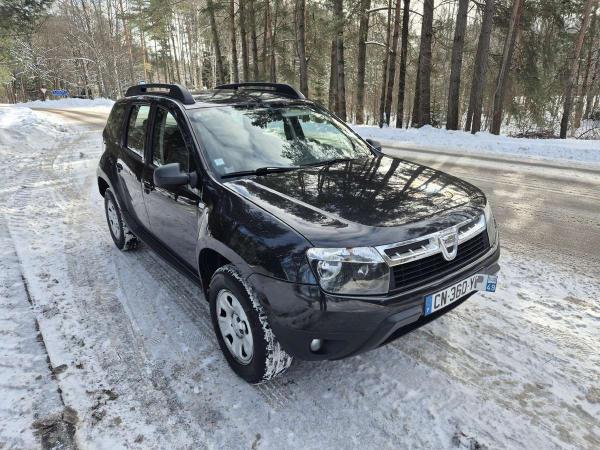 Black Dacia Duster 2012 in Taurage, with an engine capacity of 1.46 L and mileage of 205 thousand km for 4400 €, photo 3 on AUTOMOTO.COM.LV