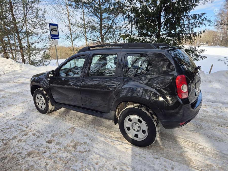 Black Dacia Duster 2012 in Taurage, with an engine capacity of 1.46 L and mileage of 205 thousand km for 4400 €, photo 8 on AUTOMOTO.COM.LV
