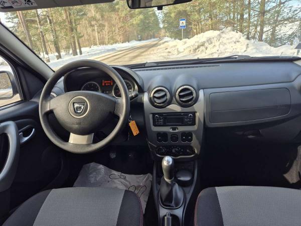 Black Dacia Duster 2012 in Taurage, with an engine capacity of 1.46 L and mileage of 205 thousand km for 4400 €, photo 11 on AUTOMOTO.COM.LV