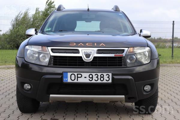 Black Dacia Duster 2012 in Riga, with an engine capacity of 1.50 L and mileage of 0 thousand km for 4350 €, photo 3 on AUTOMOTO.COM.LV