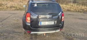 Black Dacia Duster 2013 in Liepaja, with an engine capacity of 1.50 L and mileage of 0 thousand km for 4050 €, photo 2 on AUTOMOTO.COM.LV