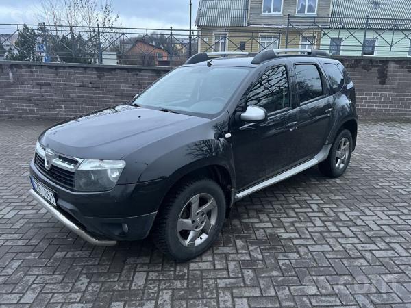 Black Dacia Duster 2013 in Telschi, with an engine capacity of 1.50 L and mileage of 222 thousand km for 3700 €, photo 1 on AUTOMOTO.COM.LV