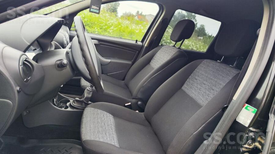 Melns Dacia Duster 2013 Rīga, ar dzinēja tilpumu 1.60 L un nobraukumu 230 tūkst. km par 4650 €, foto 8 vietnē AUTOMOTO.COM.LV