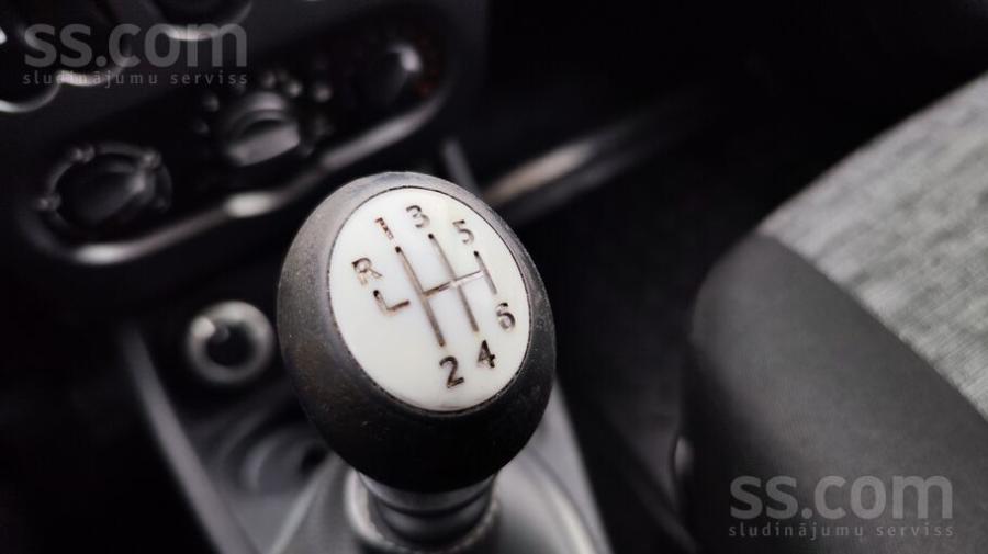 Melns Dacia Duster 2013 Rīga, ar dzinēja tilpumu 1.60 L un nobraukumu 230 tūkst. km par 4650 €, foto 13 vietnē AUTOMOTO.COM.LV