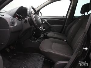 Black Dacia Duster 2014 in Vilnius, with an engine capacity of 1.20 L and mileage of 170 thousand km for 6399 €, photo 5 on AUTOMOTO.COM.LV
