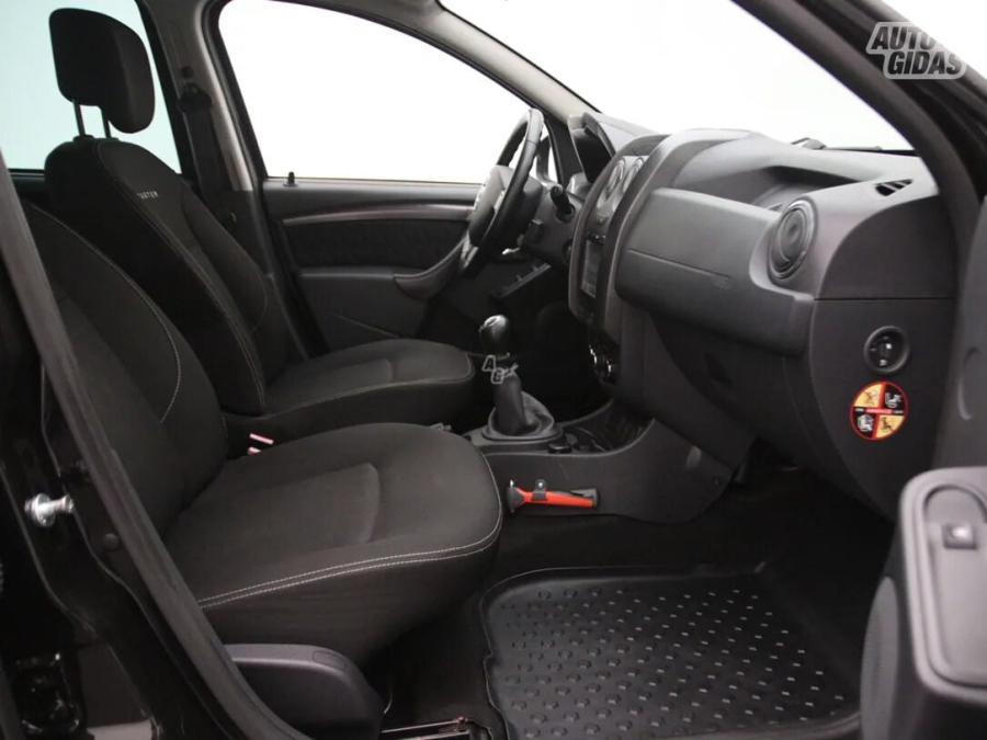 Black Dacia Duster 2014 in Vilnius, with an engine capacity of 1.20 L and mileage of 170 thousand km for 6399 €, photo 15 on AUTOMOTO.COM.LV
