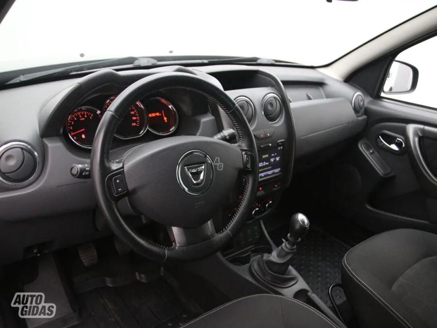 Black Dacia Duster 2014 in Vilnius, with an engine capacity of 1.20 L and mileage of 170 thousand km for 6399 €, photo 17 on AUTOMOTO.COM.LV