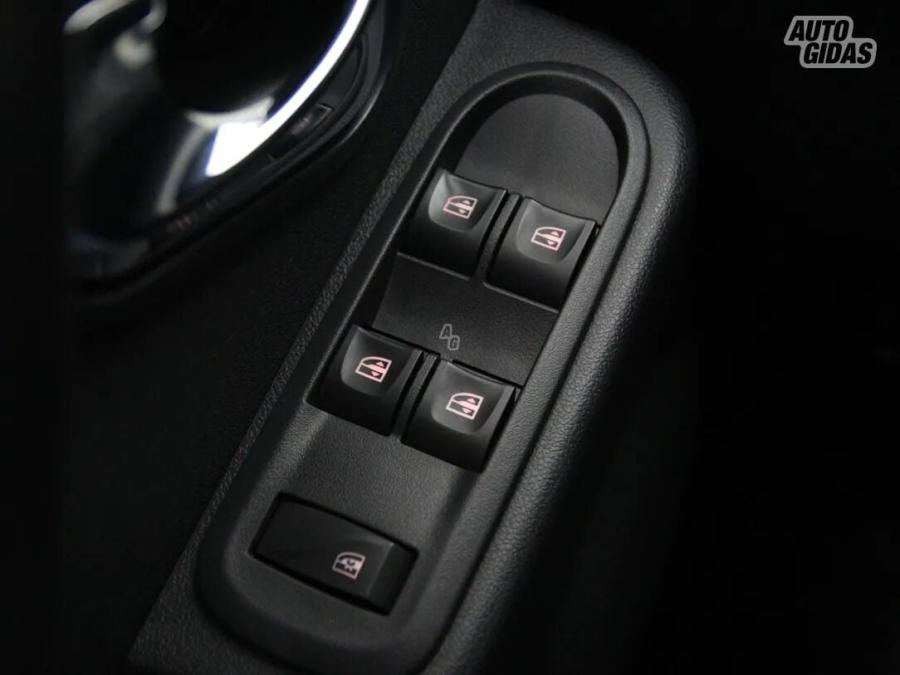 Black Dacia Duster 2014 in Vilnius, with an engine capacity of 1.20 L and mileage of 170 thousand km for 6399 €, photo 25 on AUTOMOTO.COM.LV