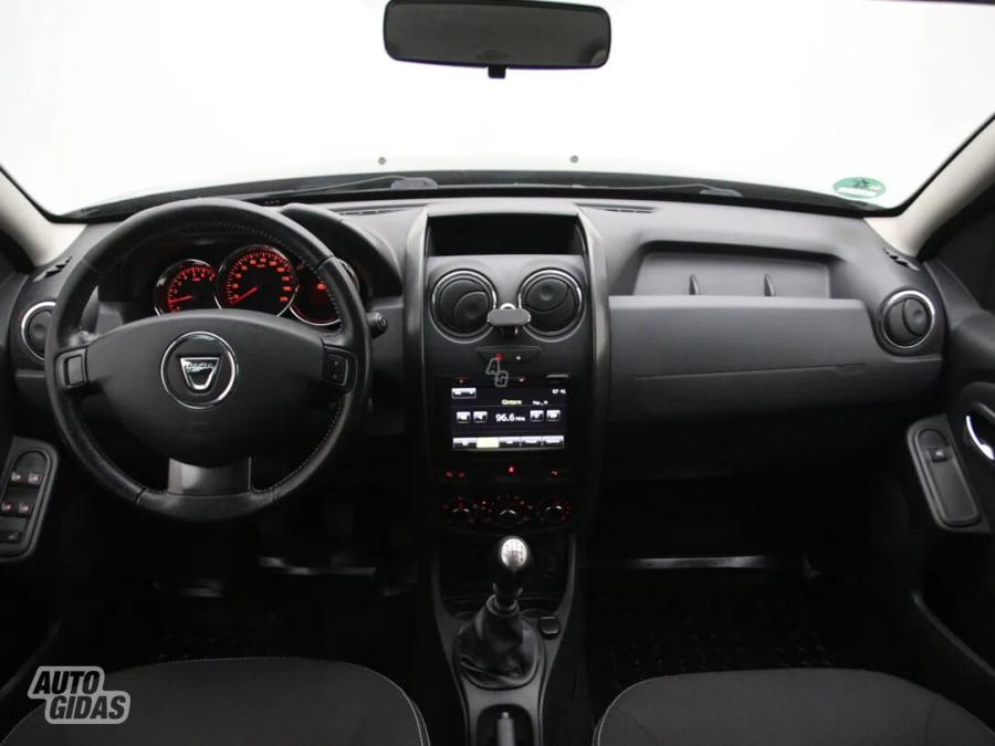 Black Dacia Duster 2014 in Vilnius, with an engine capacity of 1.20 L and mileage of 195 thousand km for 6099 €, photo 3 on AUTOMOTO.COM.LV