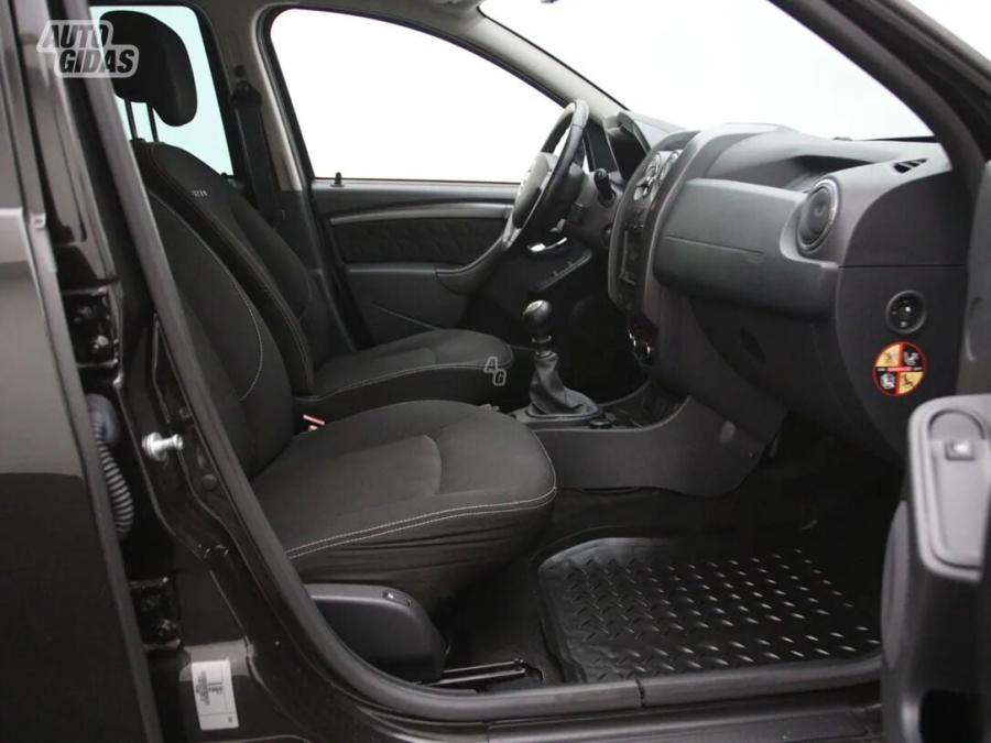 Black Dacia Duster 2014 in Vilnius, with an engine capacity of 1.20 L and mileage of 195 thousand km for 6099 €, photo 15 on AUTOMOTO.COM.LV