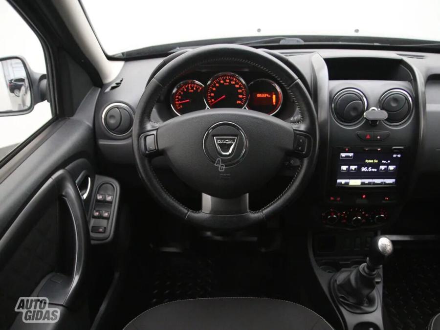 Black Dacia Duster 2014 in Vilnius, with an engine capacity of 1.20 L and mileage of 195 thousand km for 6099 €, photo 18 on AUTOMOTO.COM.LV