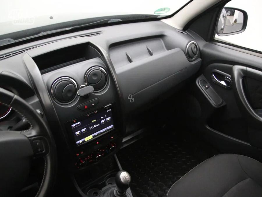 Black Dacia Duster 2014 in Vilnius, with an engine capacity of 1.20 L and mileage of 195 thousand km for 6099 €, photo 22 on AUTOMOTO.COM.LV