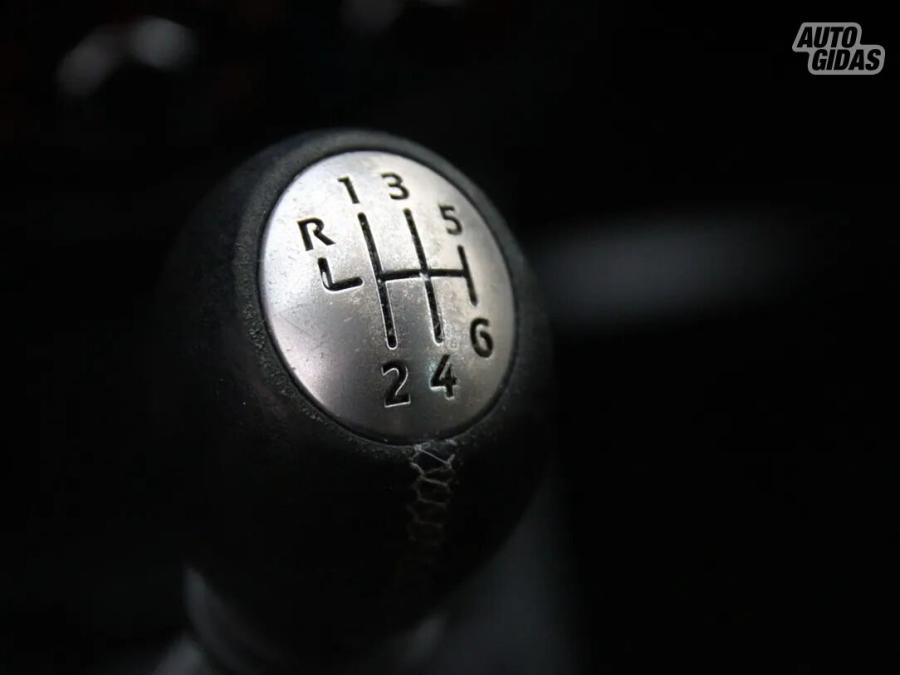 Black Dacia Duster 2014 in Vilnius, with an engine capacity of 1.20 L and mileage of 195 thousand km for 6099 €, photo 28 on AUTOMOTO.COM.LV