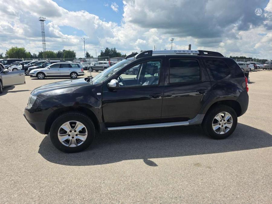 Black Dacia Duster 2014 in Marijampole, with an engine capacity of 1.46 L and mileage of 198 thousand km for 4990 €, photo 4 on AUTOMOTO.COM.LV
