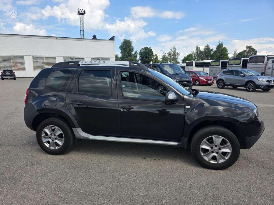 Black Dacia Duster 2014 in Marijampole, with an engine capacity of 1.46 L and mileage of 198 thousand km for 4990 €, photo 14 on AUTOMOTO.COM.LV