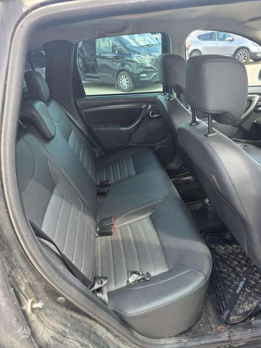 Black Dacia Duster 2014 in Marijampole, with an engine capacity of 1.46 L and mileage of 198 thousand km for 4990 €, photo 19 on AUTOMOTO.COM.LV