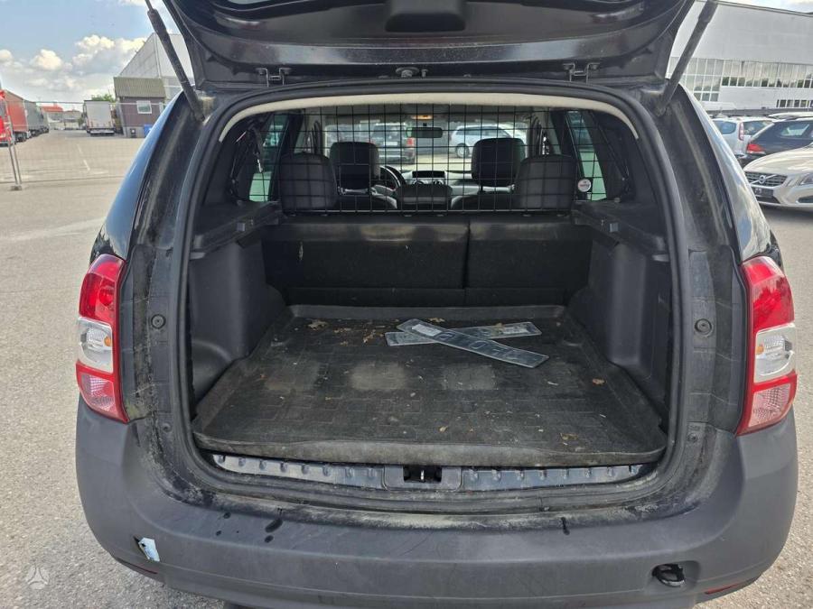 Black Dacia Duster 2014 in Marijampole, with an engine capacity of 1.46 L and mileage of 198 thousand km for 4990 €, photo 20 on AUTOMOTO.COM.LV