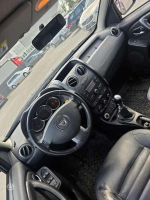 Black Dacia Duster 2014 in Marijampole, with an engine capacity of 1.46 L and mileage of 198 thousand km for 4990 €, photo 22 on AUTOMOTO.COM.LV