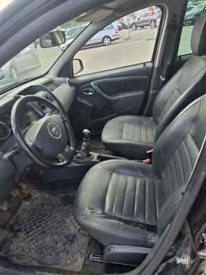 Black Dacia Duster 2014 in Marijampole, with an engine capacity of 1.46 L and mileage of 198 thousand km for 4990 €, photo 23 on AUTOMOTO.COM.LV