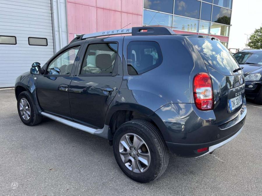Black Dacia Duster 2014 in Taurage, with an engine capacity of 1.20 L and mileage of 133 thousand km for 4700 €, photo 7 on AUTOMOTO.COM.LV