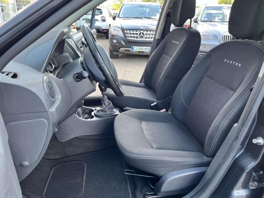 Black Dacia Duster 2014 in Taurage, with an engine capacity of 1.20 L and mileage of 133 thousand km for 4700 €, photo 12 on AUTOMOTO.COM.LV