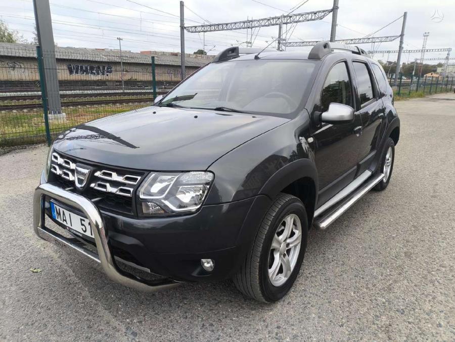 Black Dacia Duster 2015 in Siauliai, with an engine capacity of 1.20 L and mileage of 99 thousand km for 6200 €, photo 1 on AUTOMOTO.COM.LV