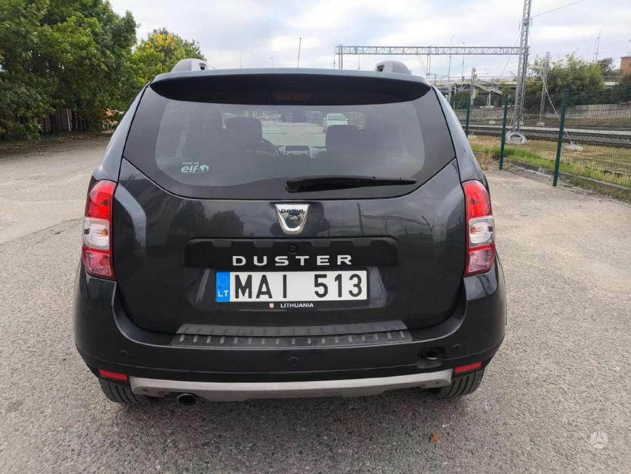 Black Dacia Duster 2015 in Siauliai, with an engine capacity of 1.20 L and mileage of 99 thousand km for 6200 €, photo 5 on AUTOMOTO.COM.LV