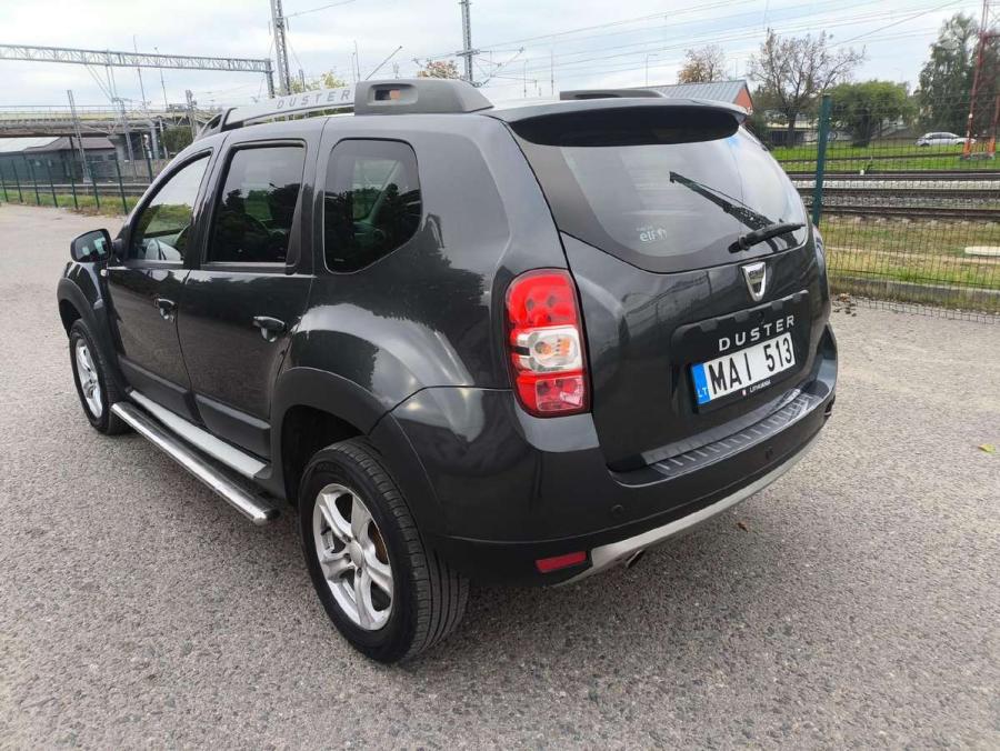 Black Dacia Duster 2015 in Siauliai, with an engine capacity of 1.20 L and mileage of 99 thousand km for 6200 €, photo 6 on AUTOMOTO.COM.LV