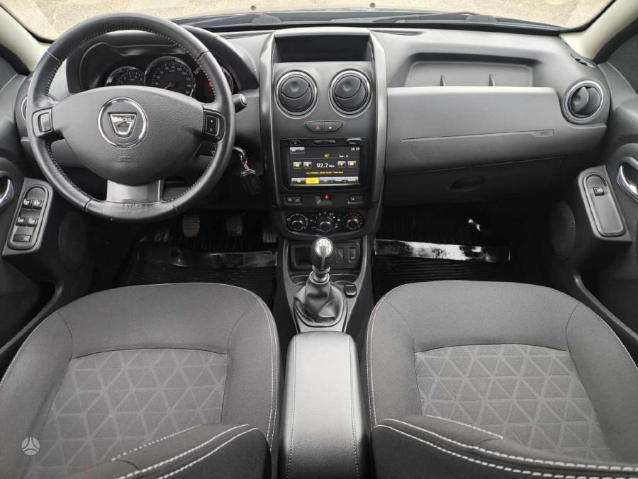 Black Dacia Duster 2015 in Siauliai, with an engine capacity of 1.20 L and mileage of 99 thousand km for 6200 €, photo 11 on AUTOMOTO.COM.LV