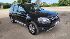 Black Dacia Duster 2015 in Ogre, with an engine capacity of 1.20 L and mileage of 182 thousand km for 5950 €, photo 5 on AUTOMOTO.COM.LV