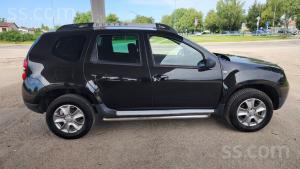 Black Dacia Duster 2015 in Ogre, with an engine capacity of 1.20 L and mileage of 182 thousand km for 5950 €, photo 6 on AUTOMOTO.COM.LV