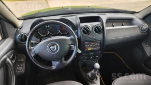 Black Dacia Duster 2015 in Ogre, with an engine capacity of 1.20 L and mileage of 182 thousand km for 5950 €, photo 7 on AUTOMOTO.COM.LV