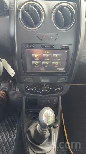 Black Dacia Duster 2015 in Ogre, with an engine capacity of 1.20 L and mileage of 182 thousand km for 5950 €, photo 8 on AUTOMOTO.COM.LV