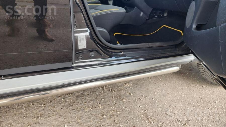 Black Dacia Duster 2015 in Ogre, with an engine capacity of 1.20 L and mileage of 182 thousand km for 5950 €, photo 20 on AUTOMOTO.COM.LV