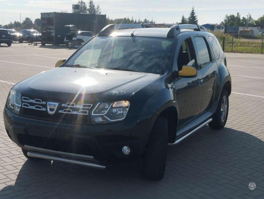 Черный Дачия Duster 2015 в Таураге, объемом двигателя 1.20 л и пробегом 150 тыс. км за 4500 €, фото 3 на AUTOMOTO.COM.LV
