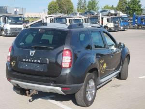 Черный Дачия Duster 2015 в Таураге, объемом двигателя 1.20 л и пробегом 150 тыс. км за 4500 €, фото 5 на AUTOMOTO.COM.LV