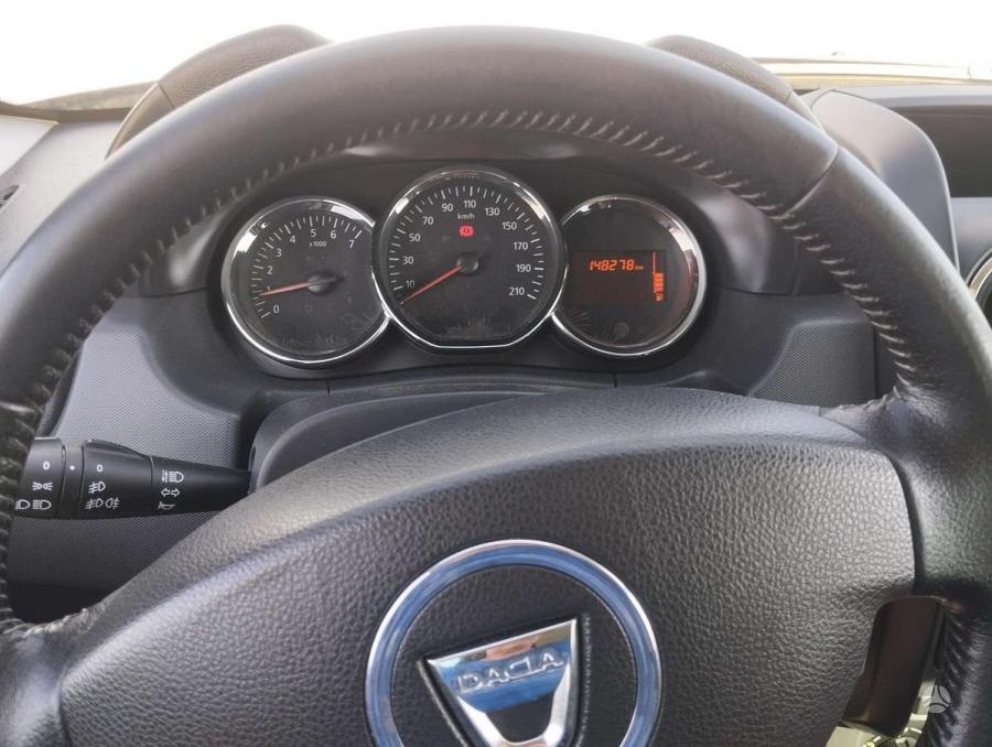 Черный Дачия Duster 2015 в Таураге, объемом двигателя 1.20 л и пробегом 150 тыс. км за 4500 €, фото 14 на AUTOMOTO.COM.LV