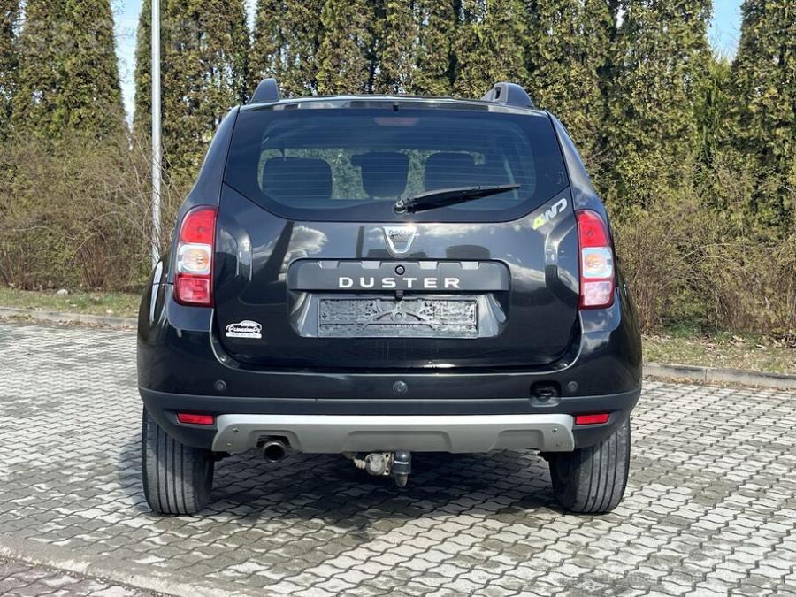 Black Dacia Duster 2016 in Jelgava, with an engine capacity of 1.20 L and mileage of 130 thousand km for 9700 €, photo 4 on AUTOMOTO.COM.LV