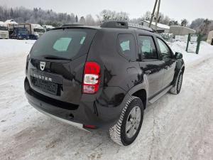 Black Dacia Duster 2016 in Prienai, with an engine capacity of 1.50 L and mileage of 203 thousand km for 5600 €, photo 4 on AUTOMOTO.COM.LV