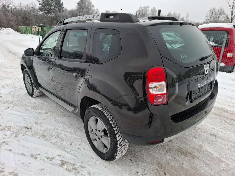 Black Dacia Duster 2016 in Prienai, with an engine capacity of 1.50 L and mileage of 203 thousand km for 5600 €, photo 5 on AUTOMOTO.COM.LV
