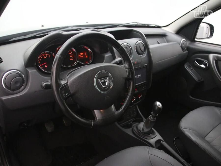 Black Dacia Duster 2016 in Vilnius, with an engine capacity of 1.20 L and mileage of 163 thousand km for 7599 €, photo 16 on AUTOMOTO.COM.LV