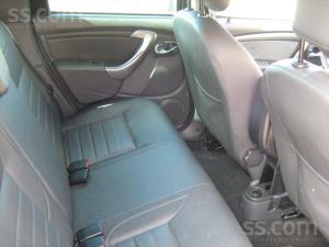 Black Dacia Duster 2016 in Rezekne, with an engine capacity of 1.20 L and mileage of 197 thousand km for 6100 €, photo 14 on AUTOMOTO.COM.LV