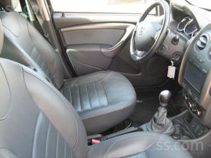 Black Dacia Duster 2016 in Rezekne, with an engine capacity of 1.20 L and mileage of 197 thousand km for 6100 €, photo 15 on AUTOMOTO.COM.LV