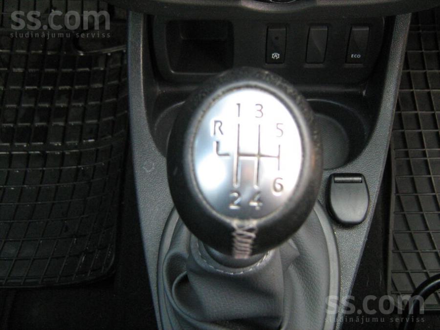 Black Dacia Duster 2016 in Rezekne, with an engine capacity of 1.20 L and mileage of 197 thousand km for 6100 €, photo 17 on AUTOMOTO.COM.LV
