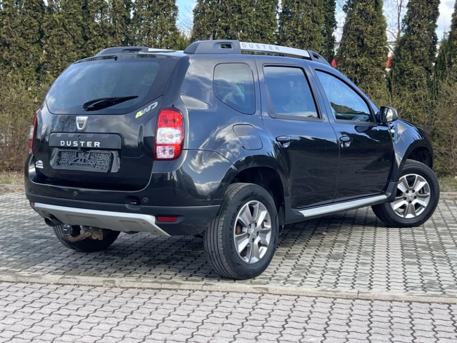 Black Dacia Duster 2016 in Riga, with an engine capacity of 1.20 L and mileage of 130 thousand km for 7990 €, photo 6 on AUTOMOTO.COM.LV