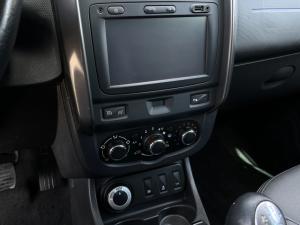 Black Dacia Duster 2016 in Riga, with an engine capacity of 1.20 L and mileage of 130 thousand km for 7990 €, photo 14 on AUTOMOTO.COM.LV